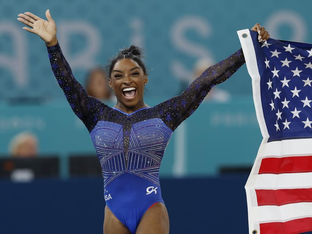Petites in power: 4’8″ Simone Biles | La Petite Poire